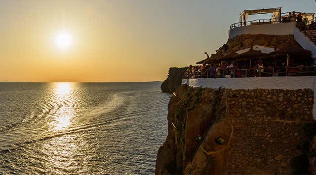 Cova d'en Xoroi - La caverna e discoteca più famosa di Minorca
